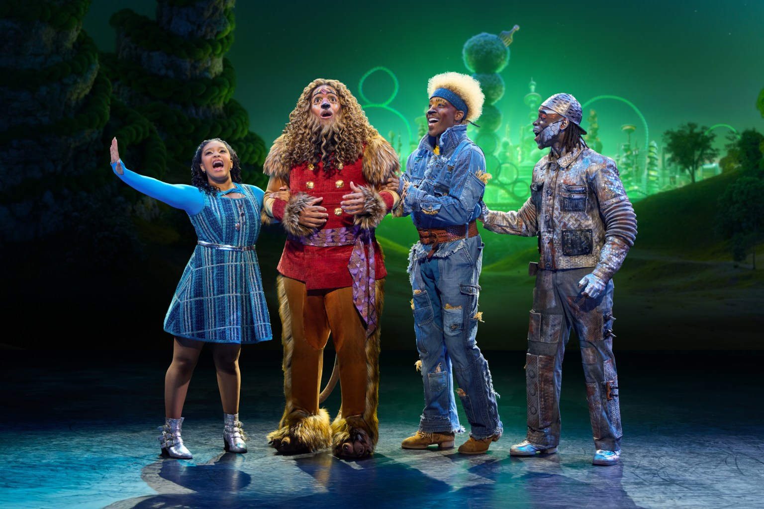 Elijah Ahmad Lewis Brings 'The Wiz' to Costa Mesa in a Full-Circle ...